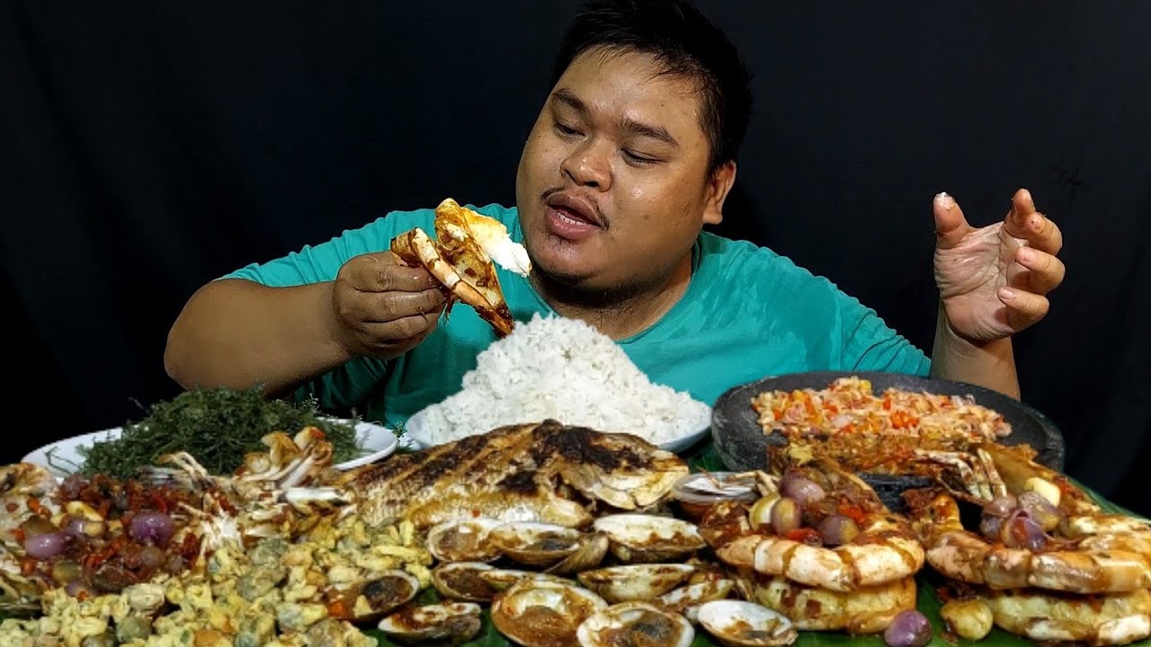PESTA SEAFOOD KOMPLIT DAN SEGAR SAMBAL MATAH BENAR MANTAP... - YouTube