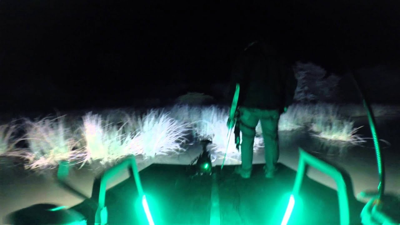 2014 Bowfishing at Night. - YouTube