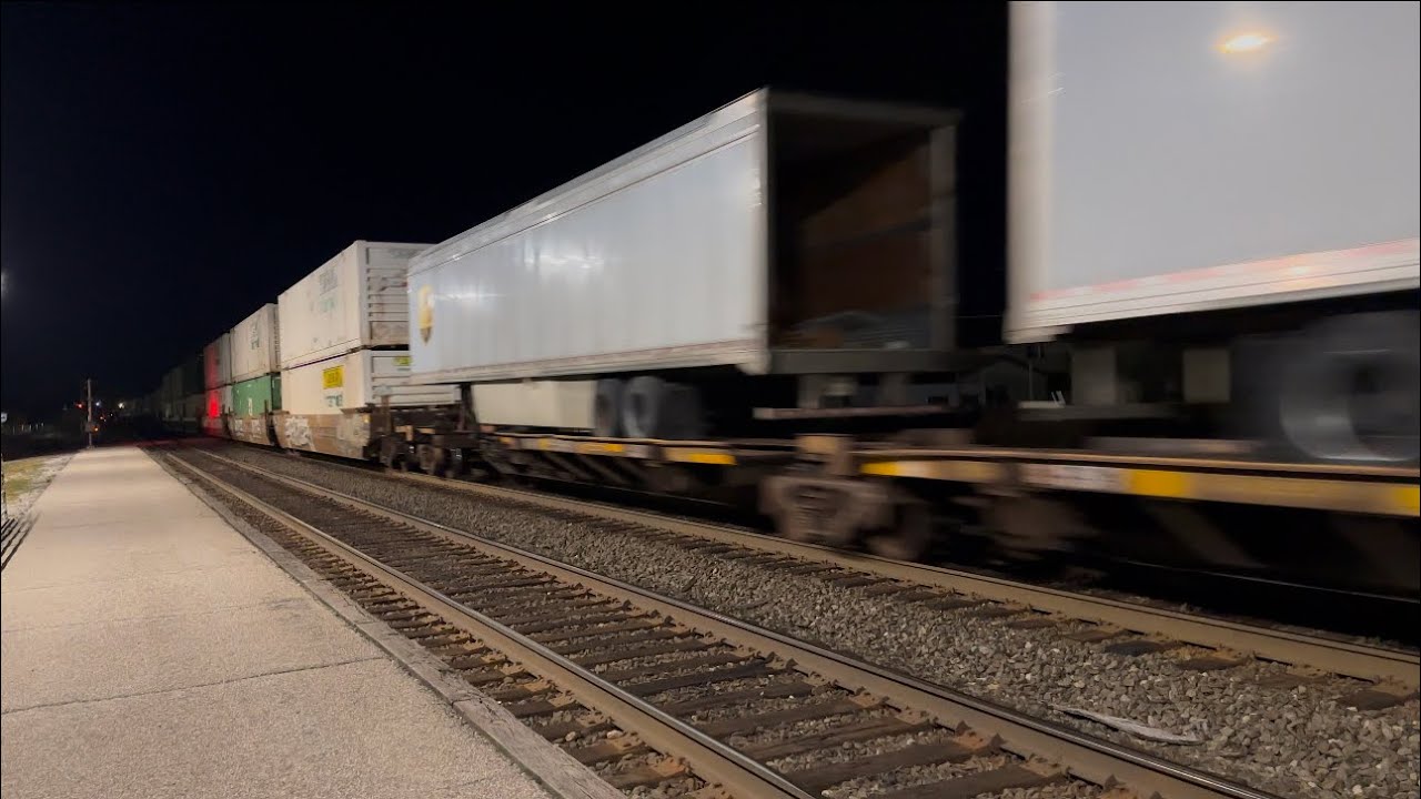 NS 20X w/Open Doors On UPS Trailer - YouTube