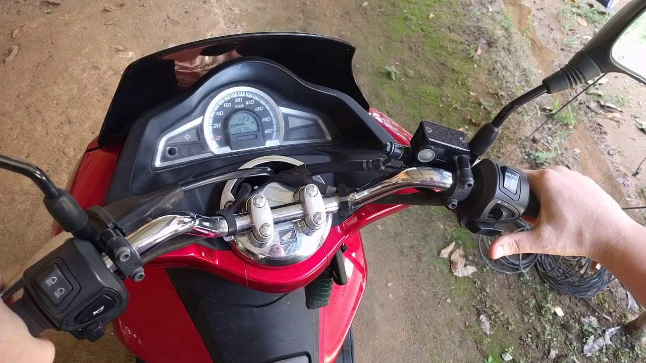 2017-10-26 - honda pcx starting and stopping - YouTube