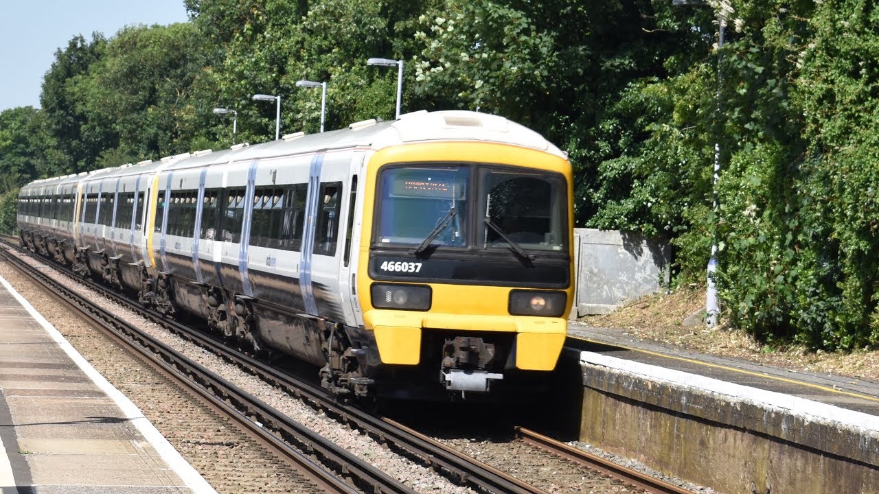 Southeastern Class 465 & 466 Networkers At Speed @ Birchington-on-Sea ...