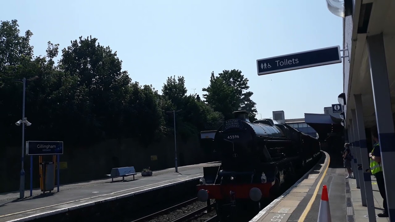 Steam Train going through Gillingham (Kent) station 🚂💨 - YouTube