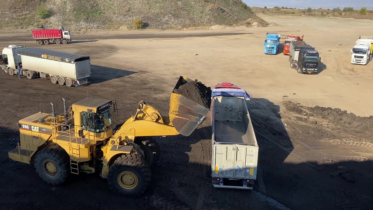 Caterpillar 990 Wheel Loader Loading Lorries With Three Passes - S.G.M ...