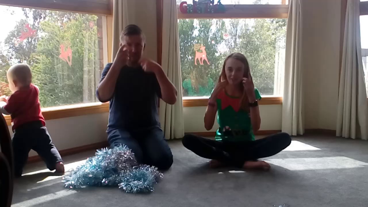 Auslan - Santa Claus is coming to town - YouTube