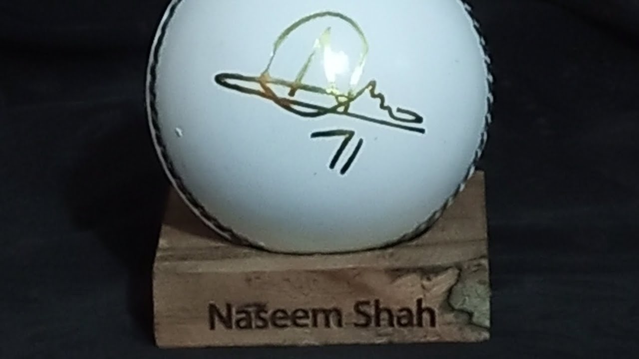 Gift| Naseem Shah Autograph Ball| Pepsi| Cricket| Unboxing Gift ...
