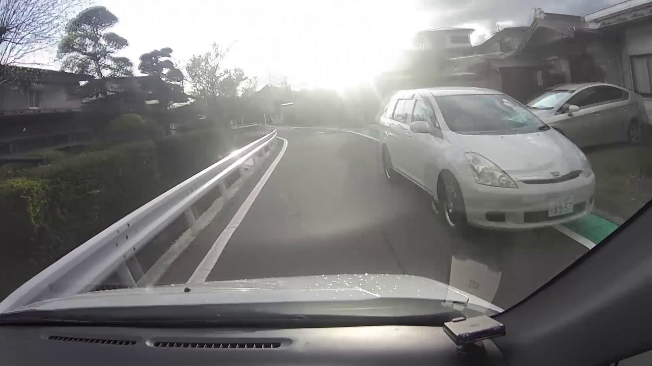 driving through some small Japanese two-way streets - YouTube