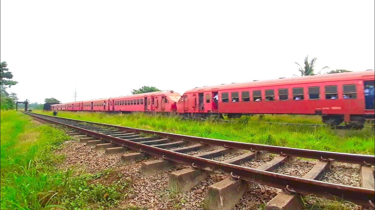 Class S11 Train near Gampaha Railway Station - YouTube