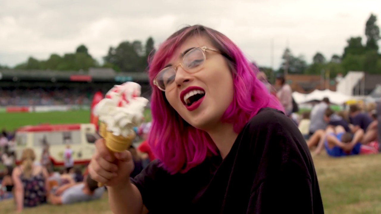 A-SIAN - BALLS MWYAF Y SIOE - YouTube