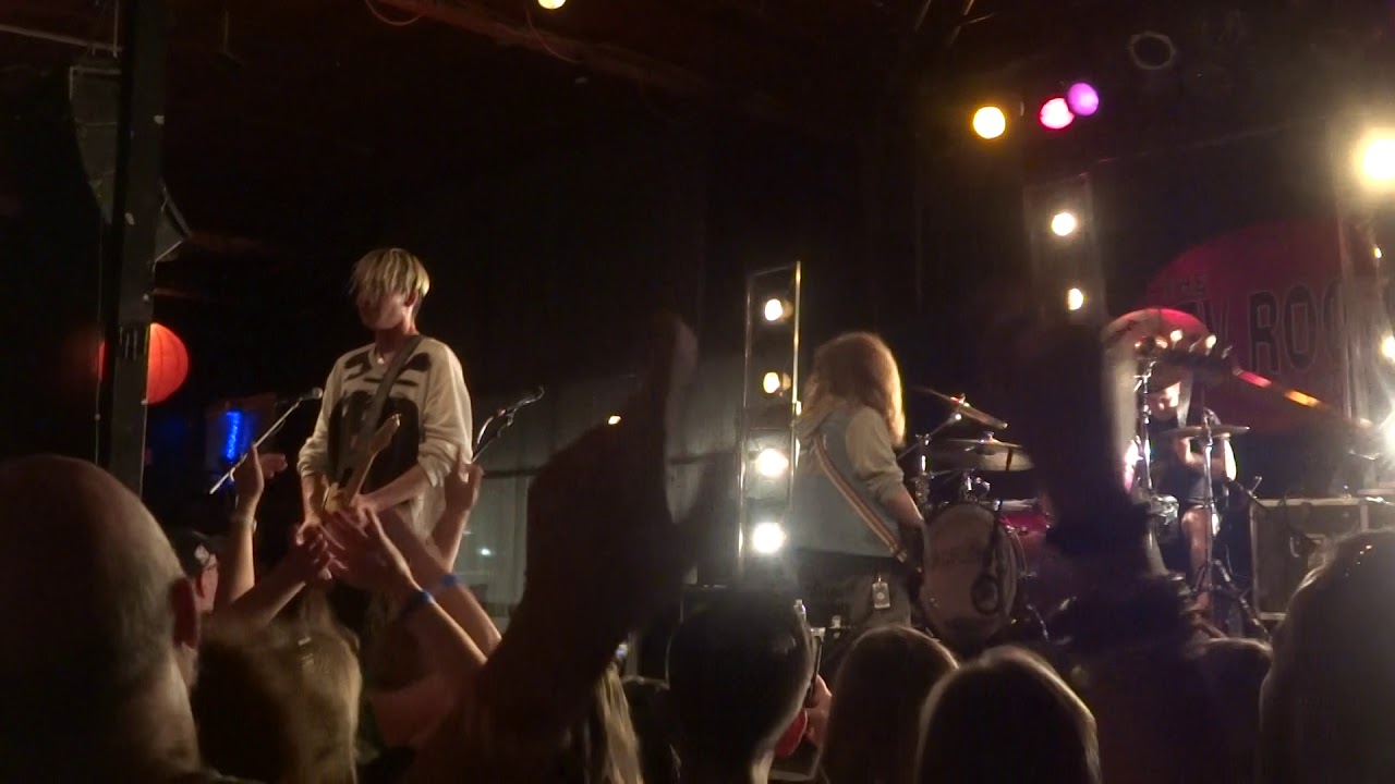 Badflower-Ghost (Live in Little Rock, AR 2019) - YouTube