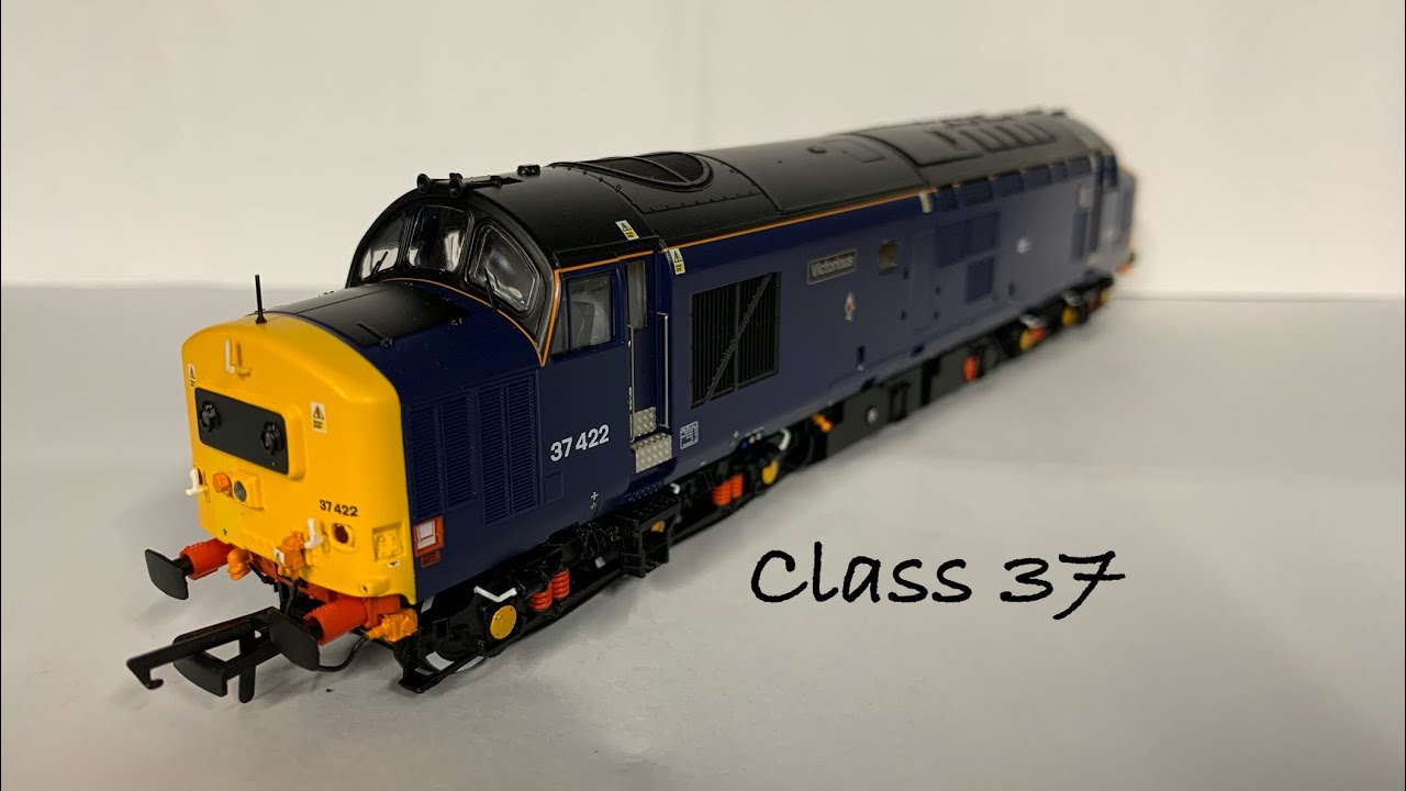 Opening the new DRS plain blue class 37 - 37422 - by Accurascale with ...