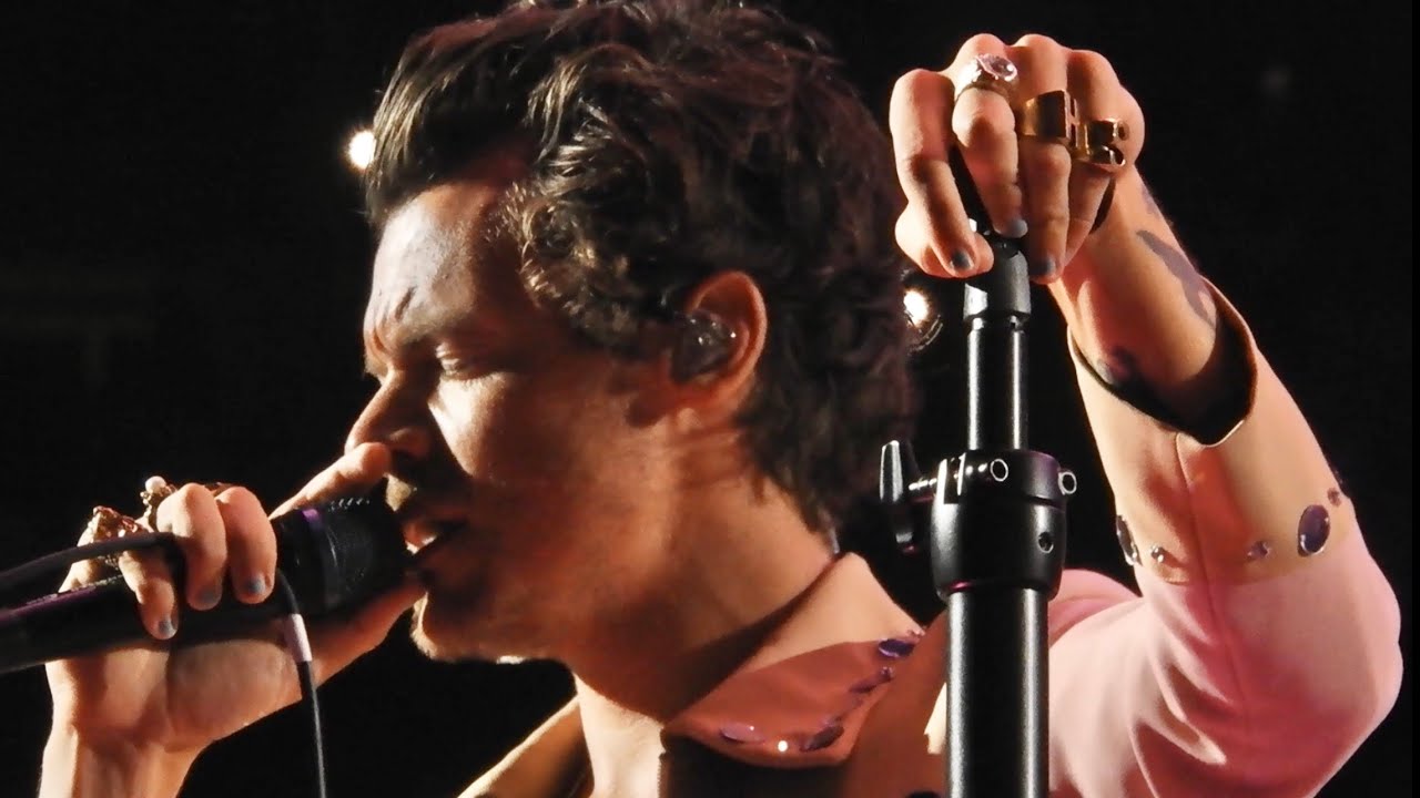 Harry Styles - “Little Freak” live in Toronto (16/08) - YouTube