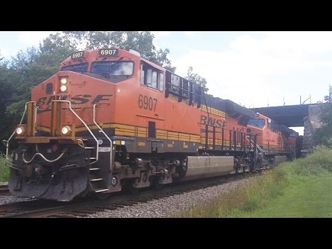 BNSF 6907 w/ CREX Power Leads a Z-Train, 9/2/16 - YouTube