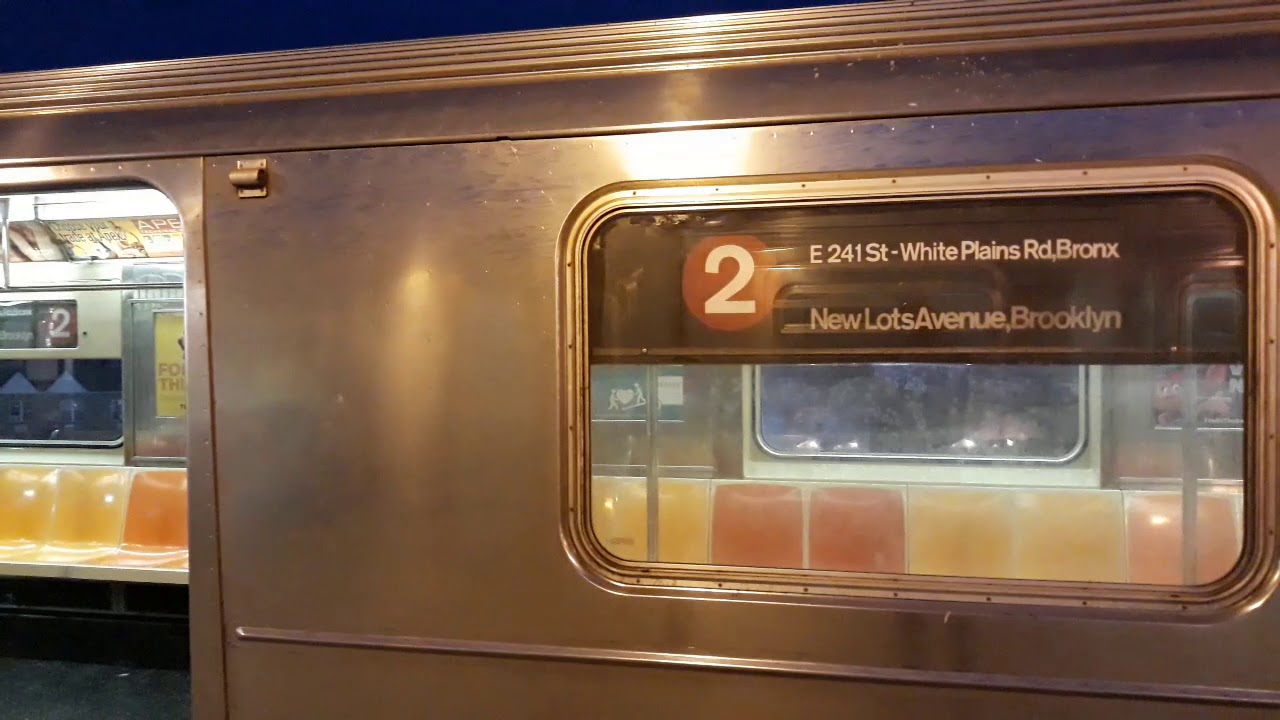 R62 (2) Departs New Lots - YouTube