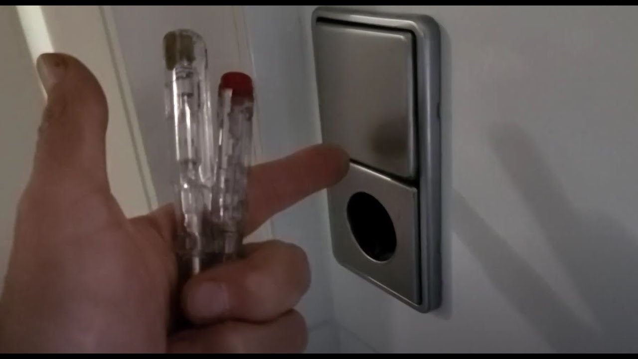 💡 Wenn Das Licht flackert: Lichtschalter reparieren - YouTube