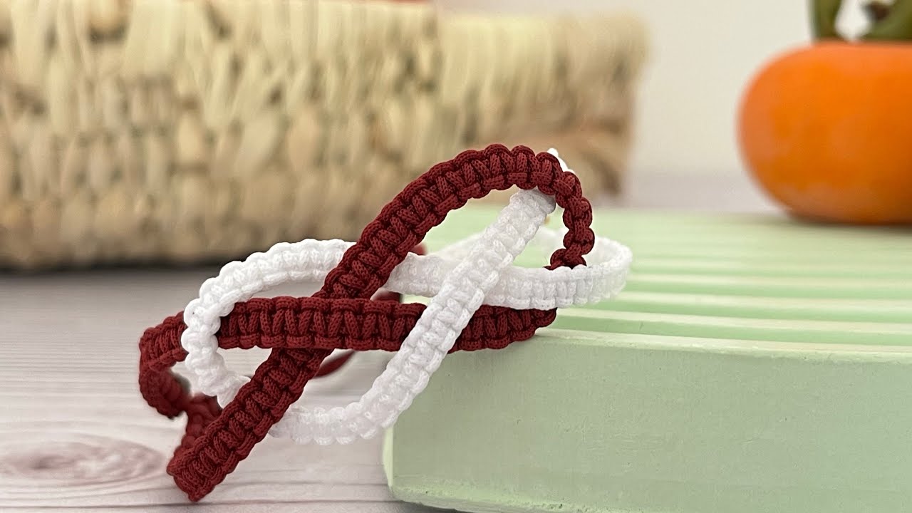 Can You Really Make a STUNNING Two Color BRACELET in 10 Minutes? - YouTube