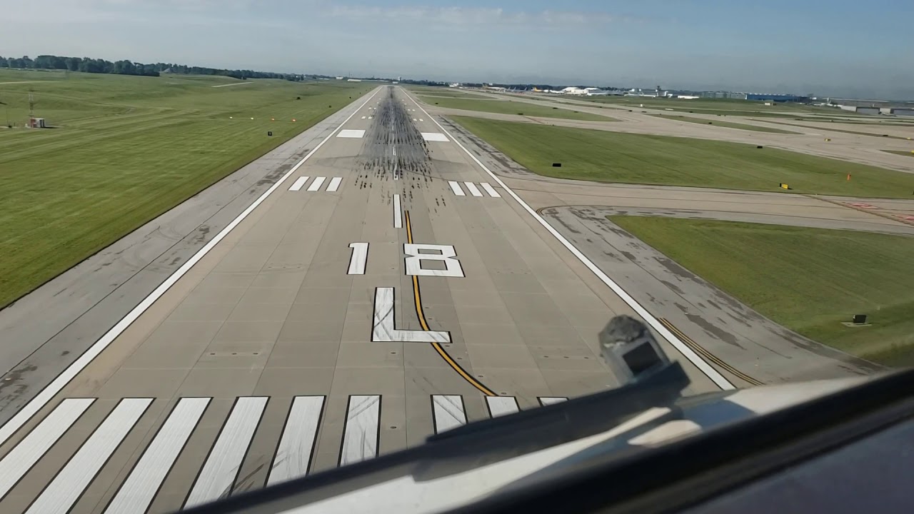 B767 landing CVG - YouTube