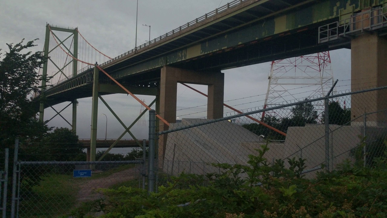 Halifax's MacKay Bridge at dusk (July 18, 2017) - YouTube