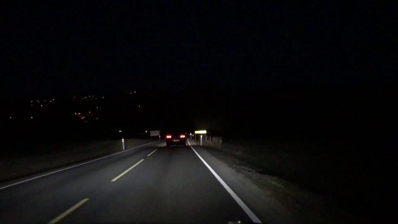 VW Tiguan 2017 - Dynamic light assist in action - YouTube