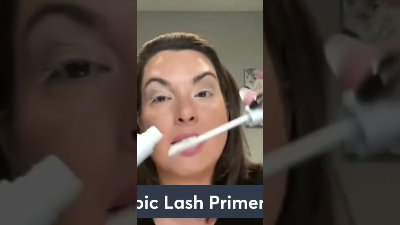 Let s apply the younique lash primer moodstruck epic 4D one step fiber mascara