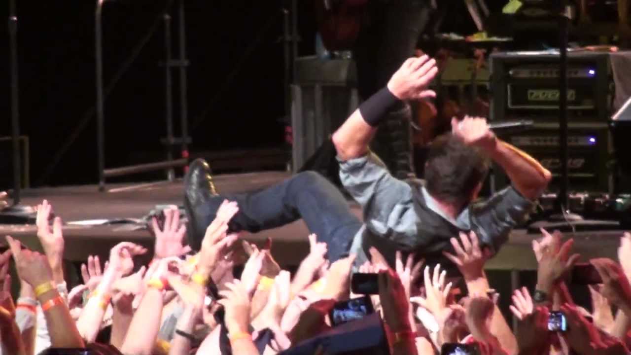 Bruce Springsteen "Hungry Heart" Crowd Surf Glendale, AZ 12-6-12 - YouTube