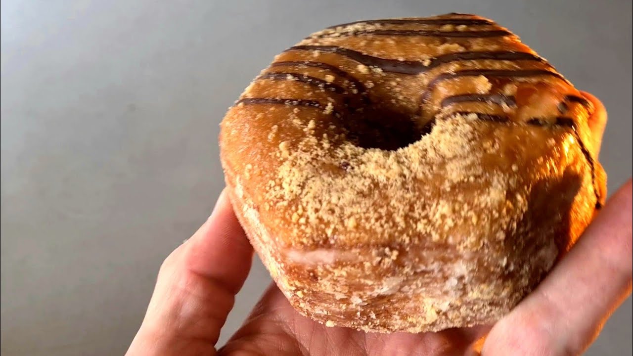 M&S Food Billionaire's Yumnut - Random Reviews - YouTube