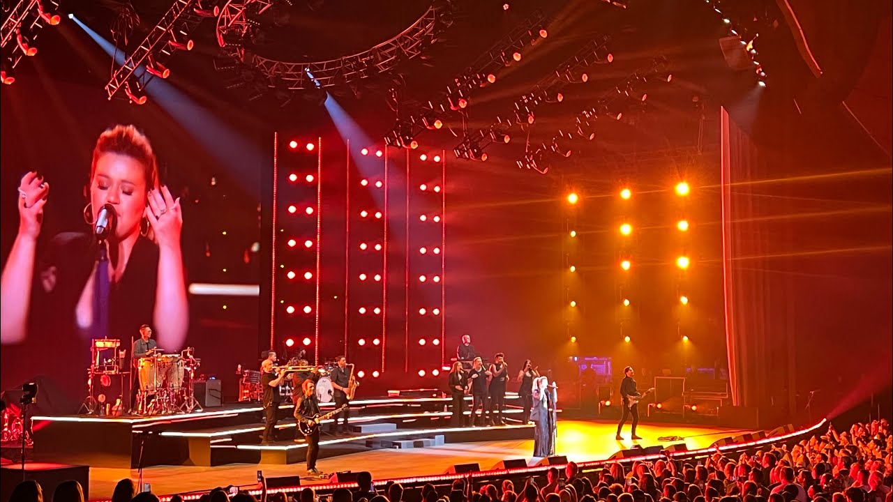 Kelly Clarkson “Me” - Las Vegas - August 11, 2023 - YouTube