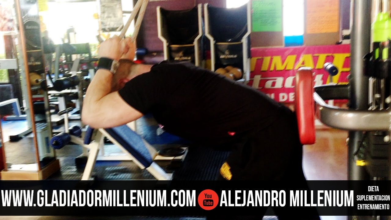 Ejercicio de triceps en polea (invertida) - YouTube