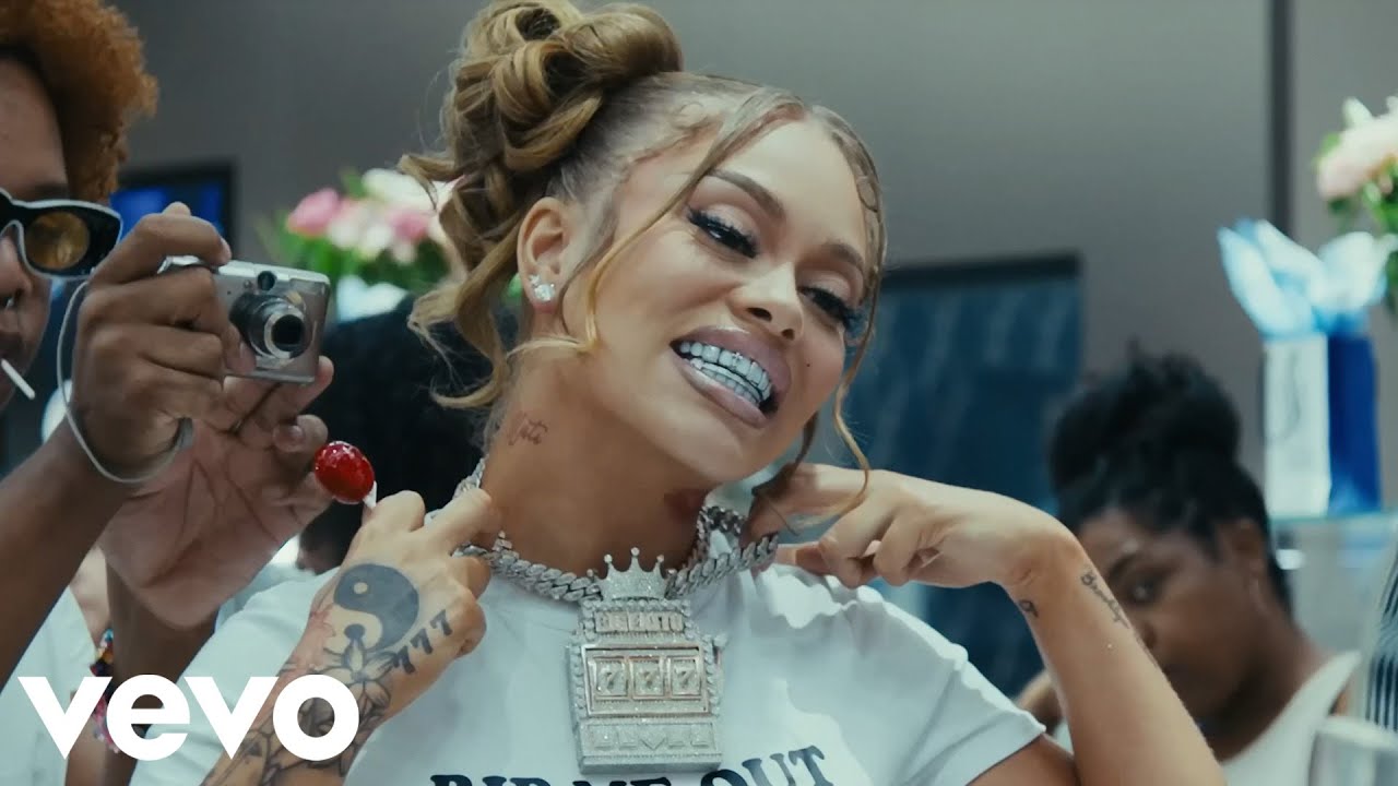 Latto ft. Cardi B & GloRilla - Big Mama [Music Video]