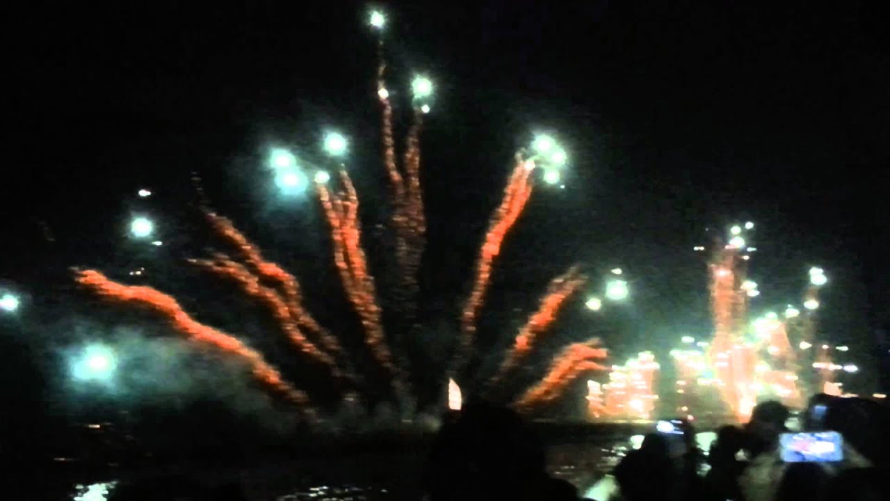 Fireworks in kuwait - YouTube