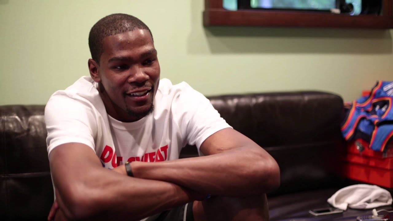 Kevin Durant Guesses Rap Lyrics - YouTube