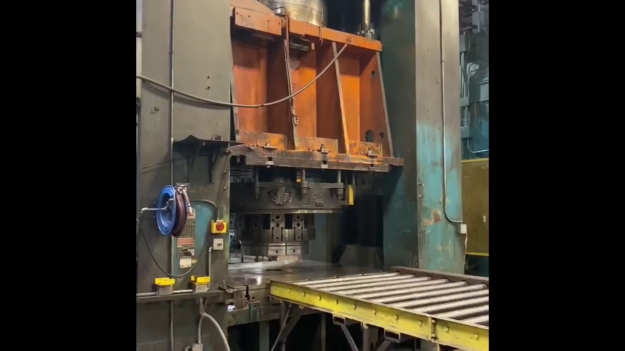 5000 Ton USI Clearing Hydrauli Press - YouTube