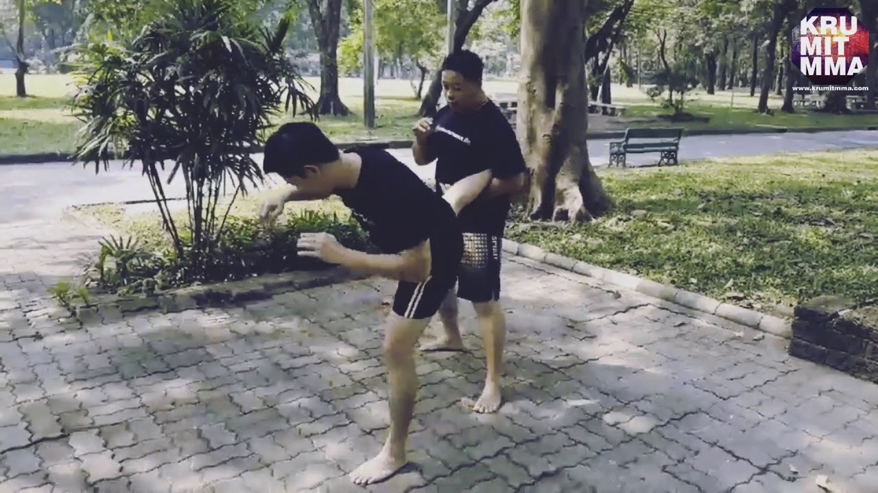 Round Kick: Catch, Strikes and escape - YouTube