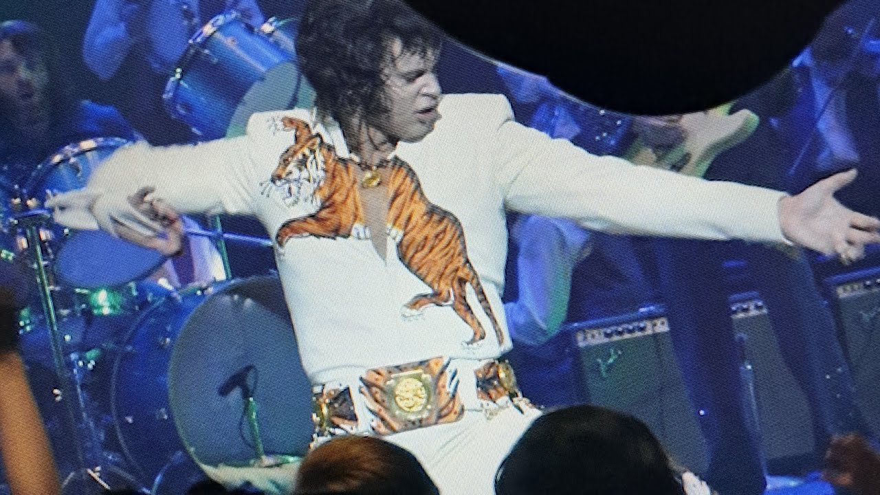 elvis movie scene Austin Butler - YouTube