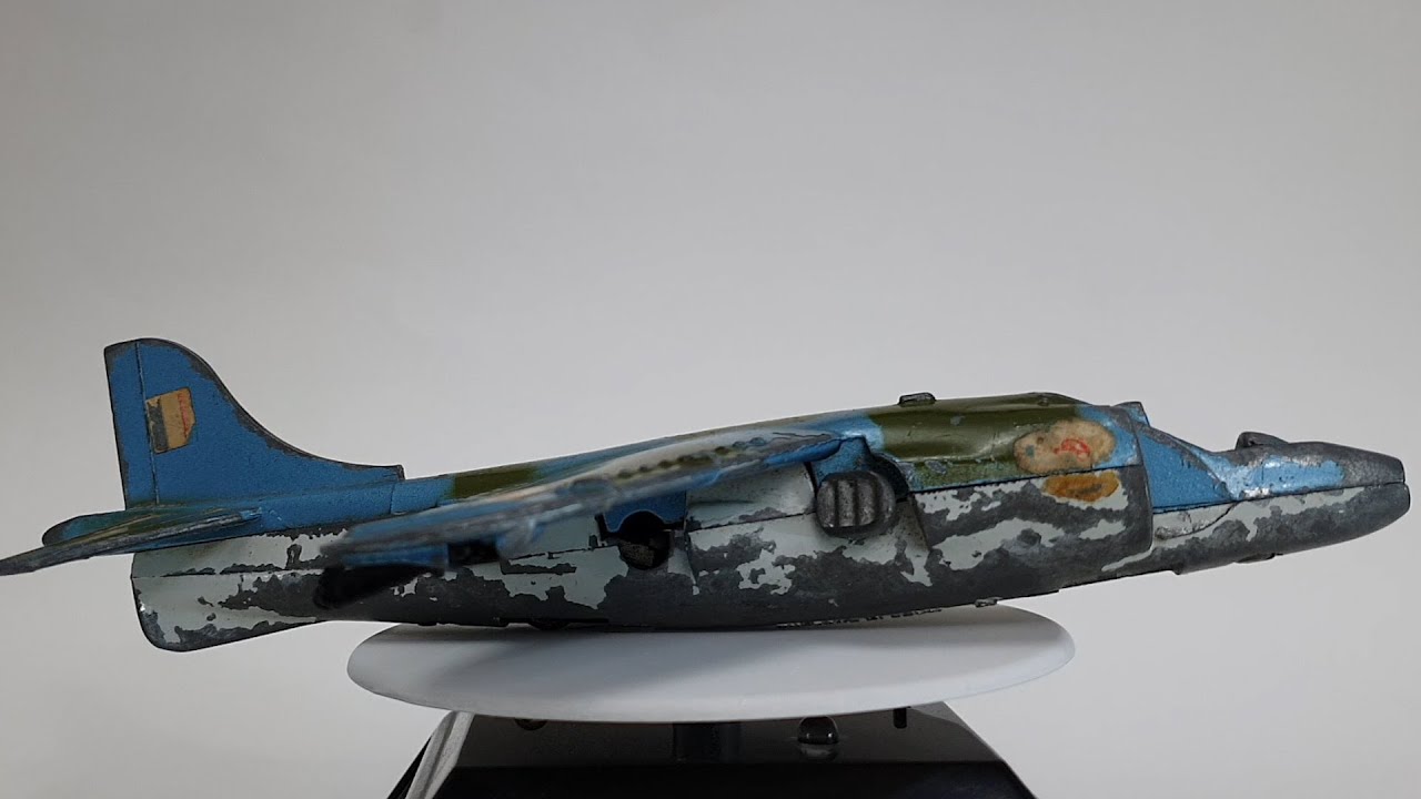 DINKY Restoration No. 722 Harrier GR1 1971 - YouTube
