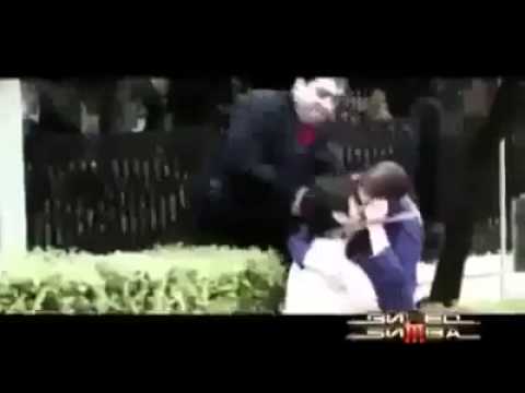 Öpüşen çifti bantladı bunu yapan deli olmalı