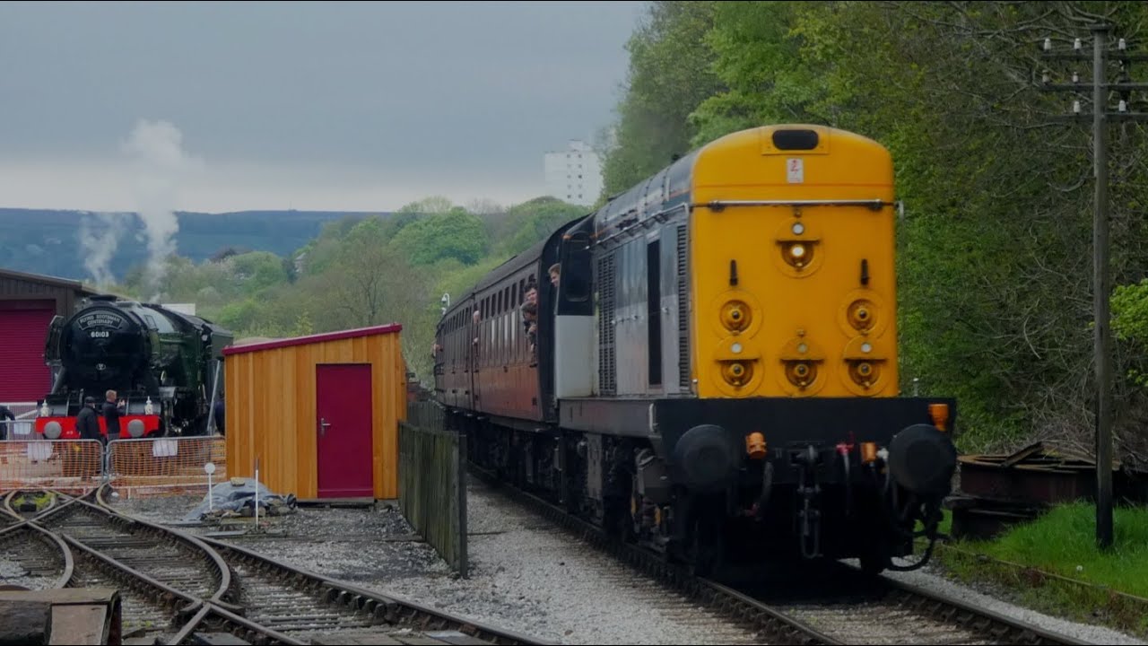 Class 20 Thrash at the KWVR - YouTube