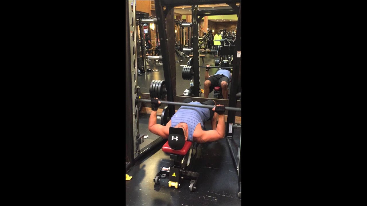 Alea Hammer Strength Flat Press - YouTube