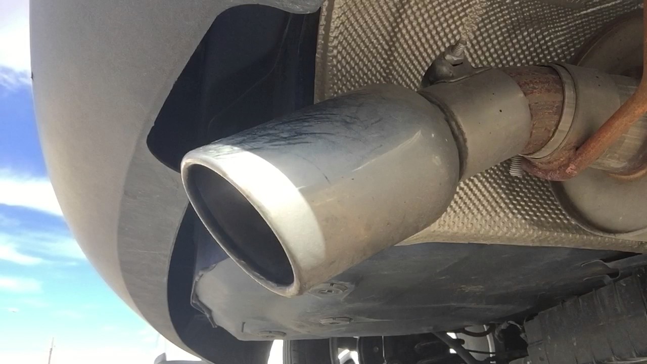 Ford Fiesta Flowmaster dBX cat back - YouTube