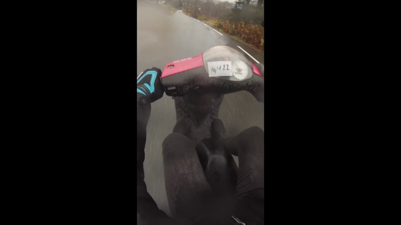 Piaggio zip wheelie practise - YouTube