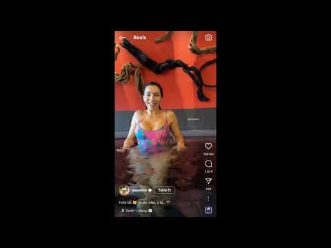 Soyneiva slushy in the pool