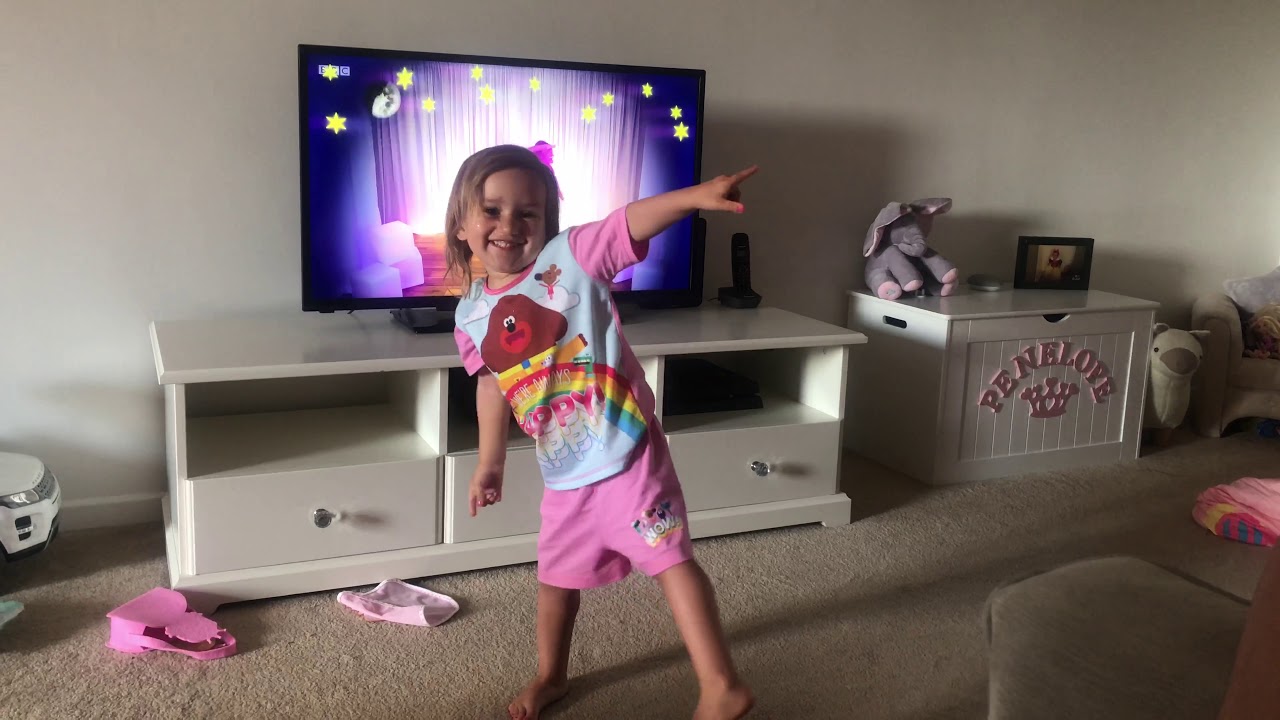 Princess Penelope Dancing with Oti Mabuse - YouTube