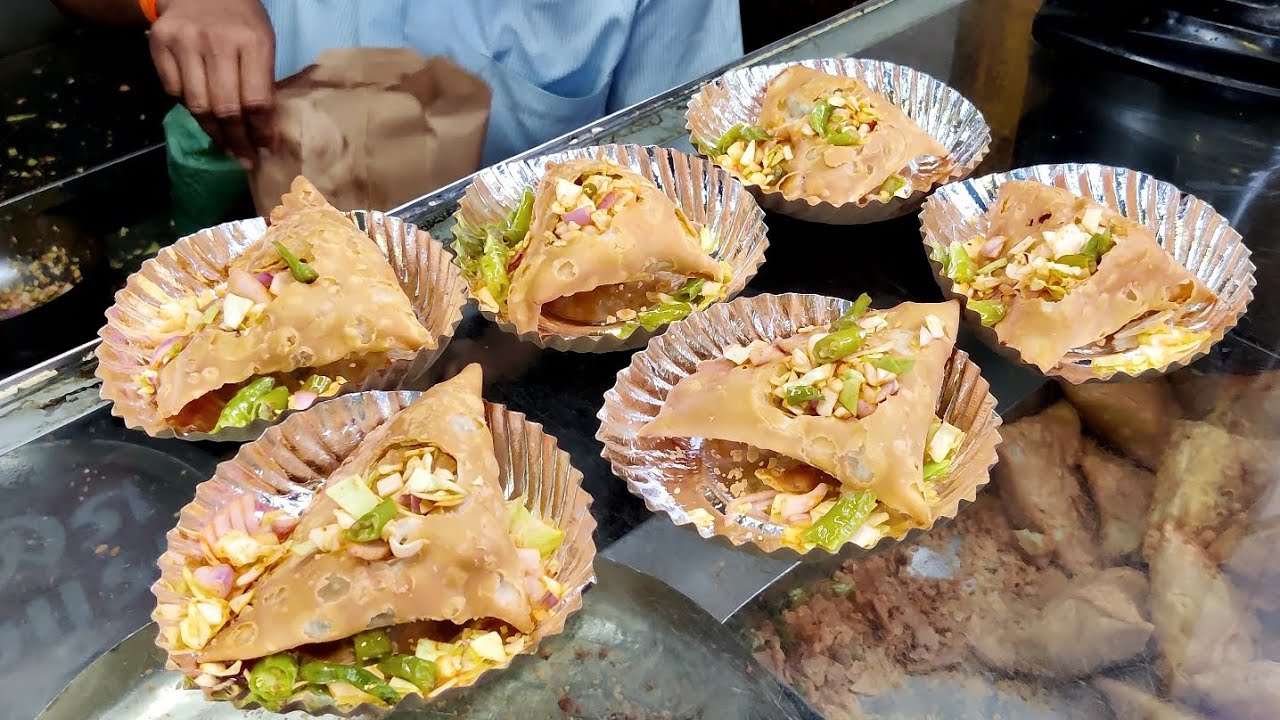 Famous Big Samosa Of Vadodara | Gujarati Style Crispy Samosa | Indian ...