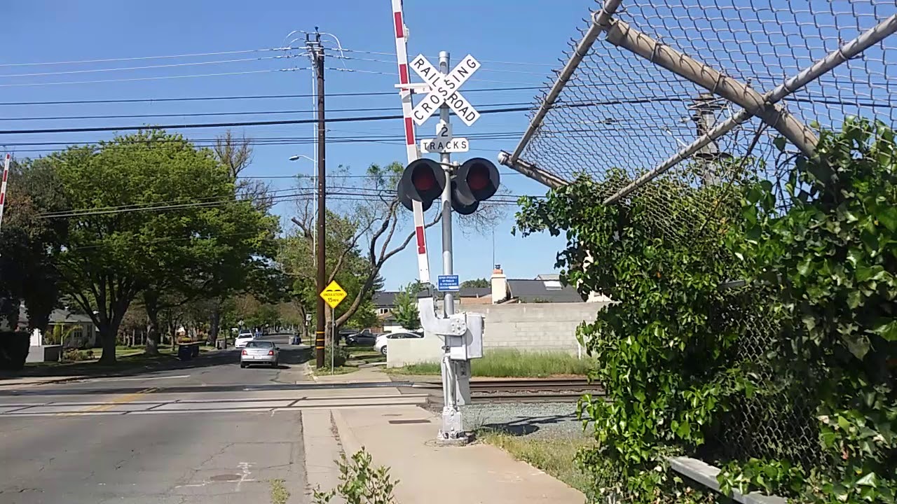 SacRT 210 Inbound Gold Line @ Sacramento CA 4/16/2020 - YouTube