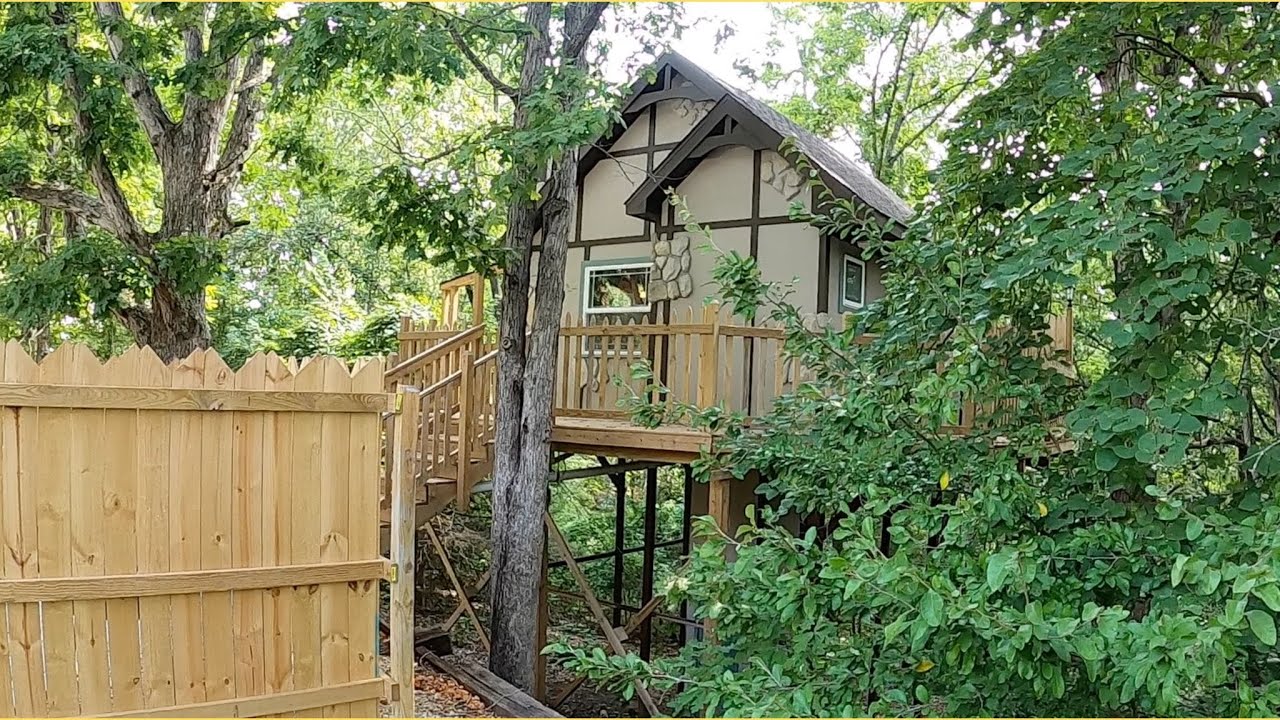 Woodland Cottage Treehouse - Branson Treehouse Adventures - YouTube