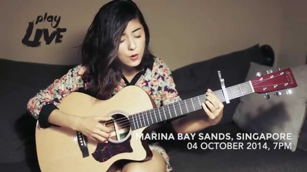 Daniela Andrade performing LIVE for the first time in Singapore! - YouTube