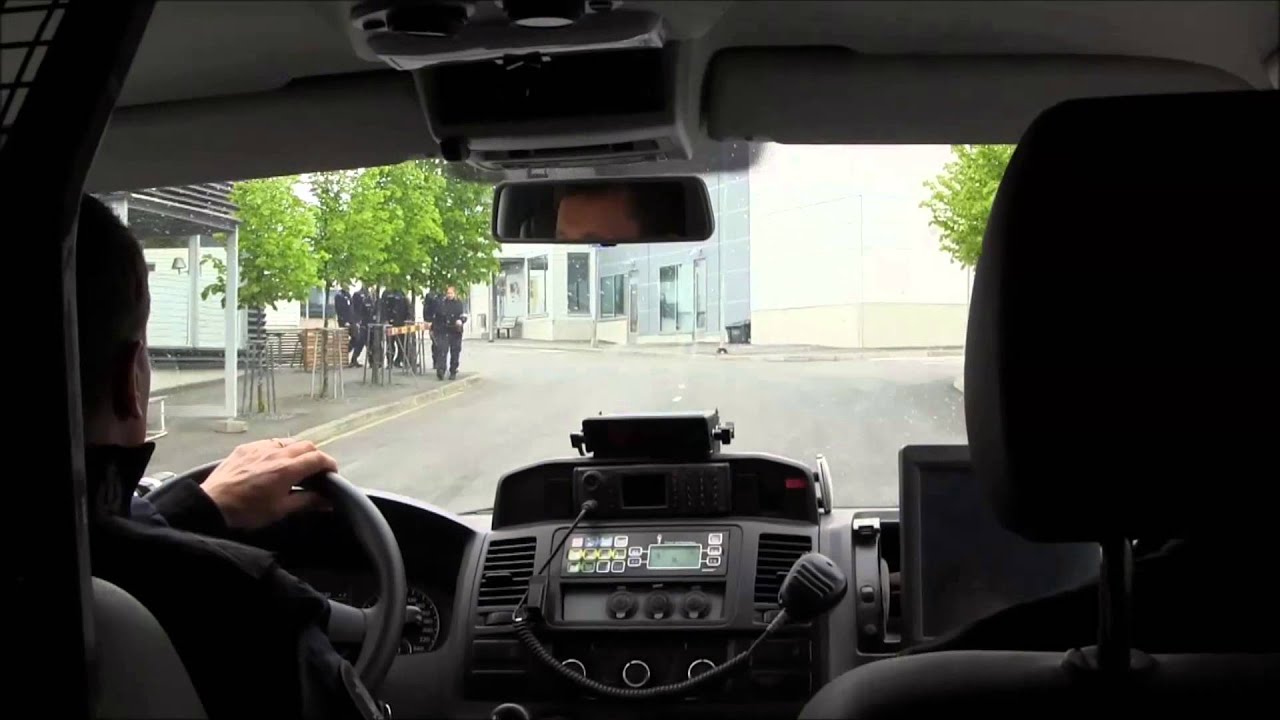 Police van siren from inside - YouTube