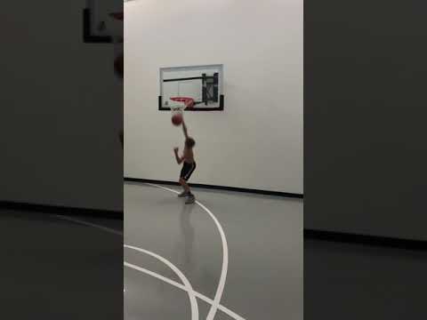 Lamelo Ball Dunk - YouTube