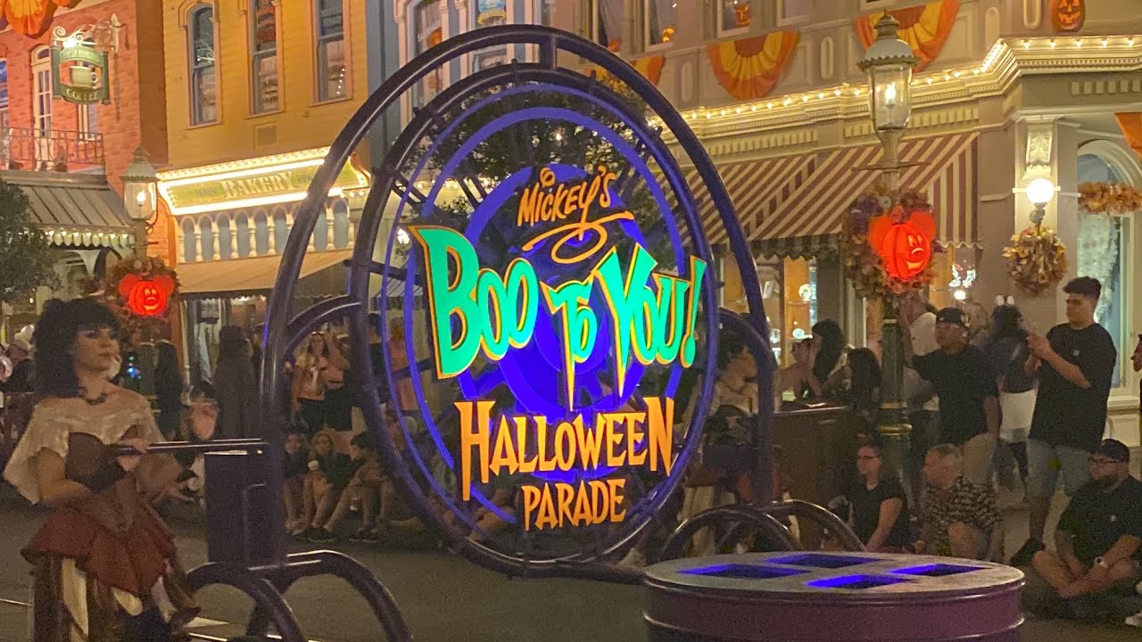 Boo To You Parade! - MNSSHP 2023 - YouTube