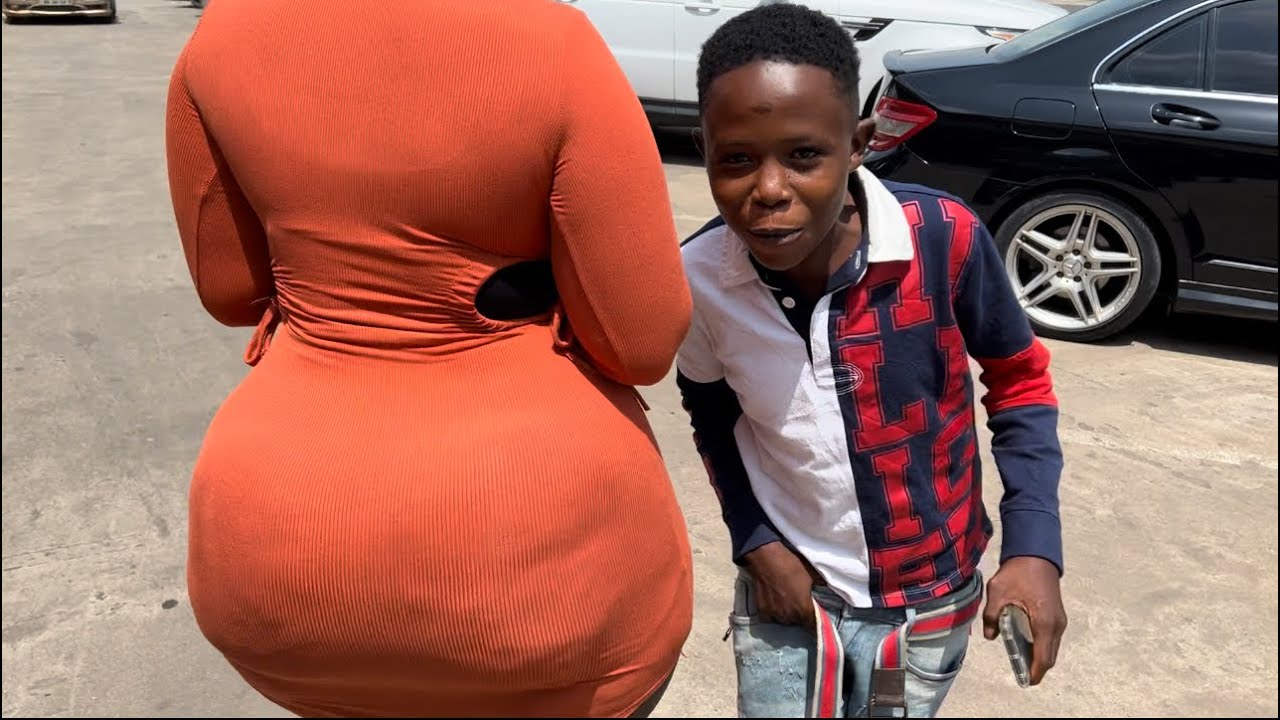 Kompany is Back & flexing with his New Girlfriend @ a Restaurant 😂😂Do ...