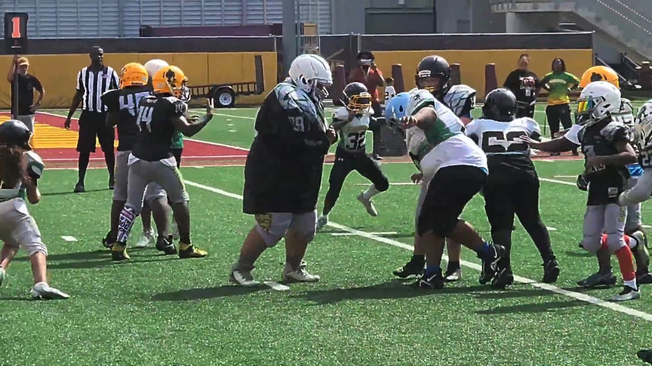 Frogtown 11U vs Jays 11U FUTURE FOOTBALL STARS with these Football ...